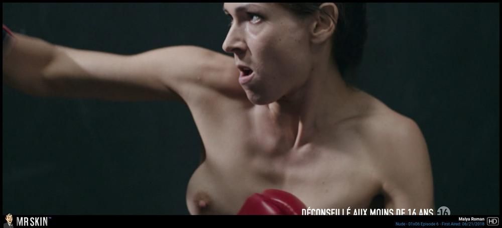 Check Out These Babes Boxing Topless!