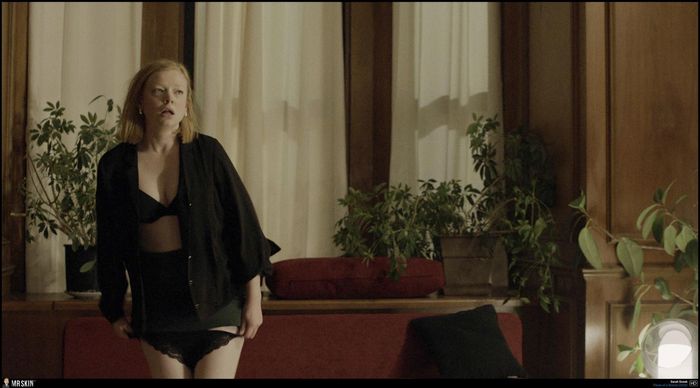 Has Sarah Snook Ever Gone Nude