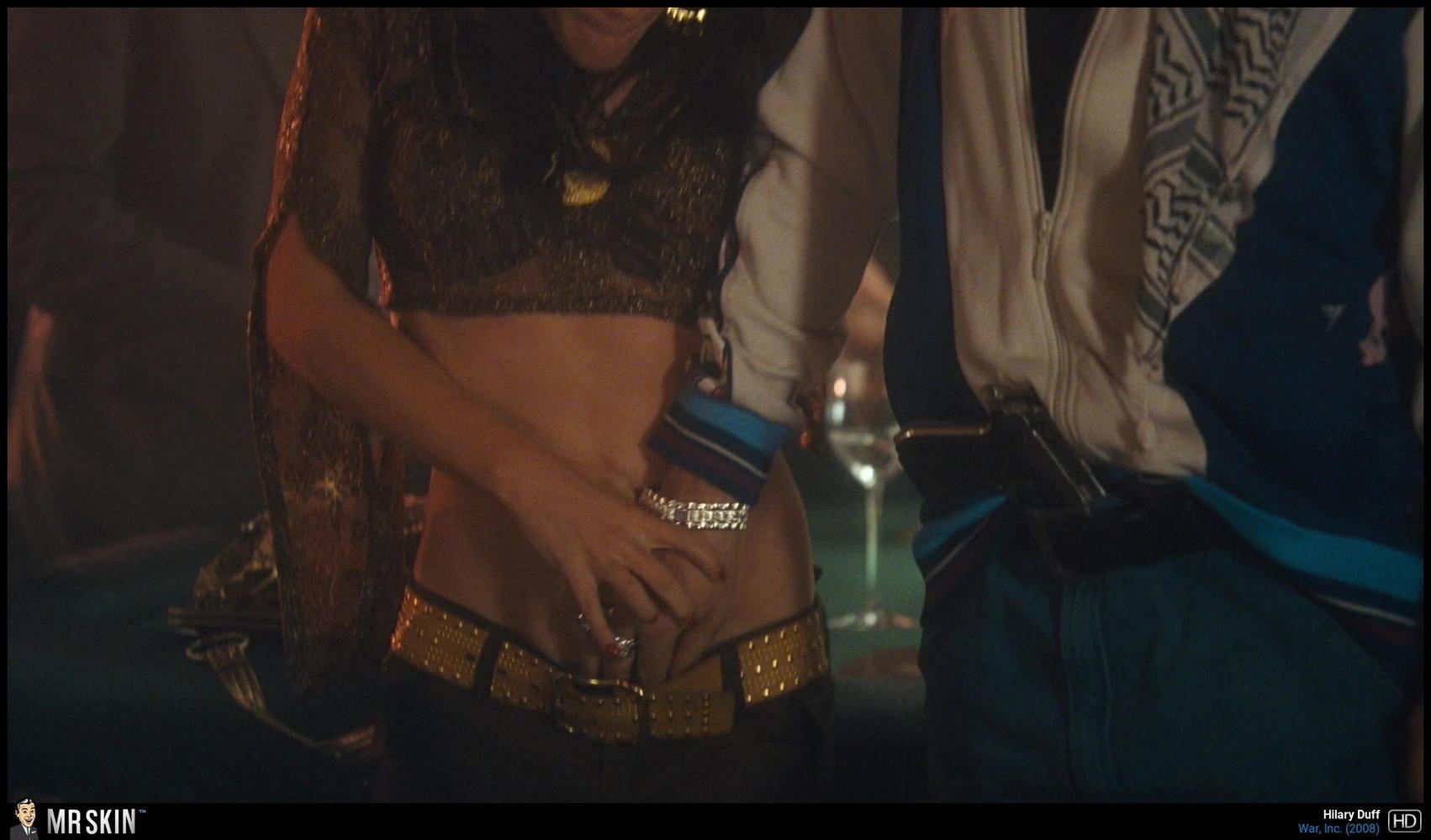 Hilary Duff In The Buff Showing Her Butt