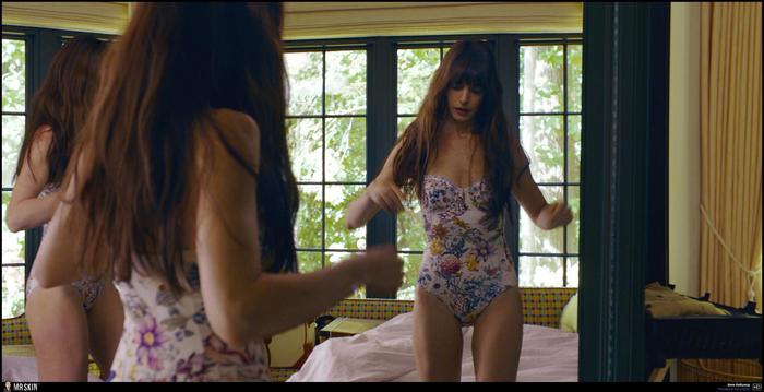 Celebrate Anne Hathaways Comeback With Her Best Nude Scenes 5175