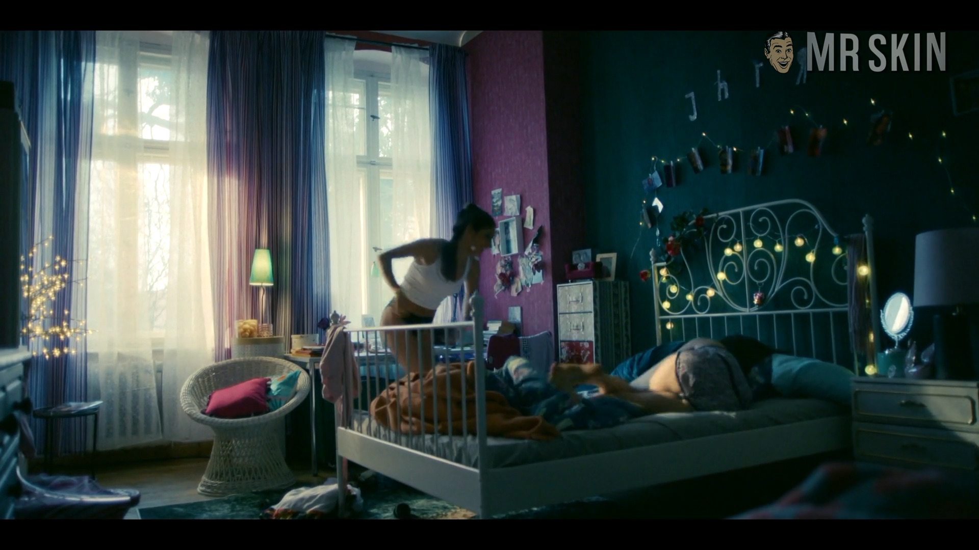 See The Hottest Roxana Samadi Sexy Scenes Mr Skin